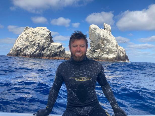 how to draw a black demon shark