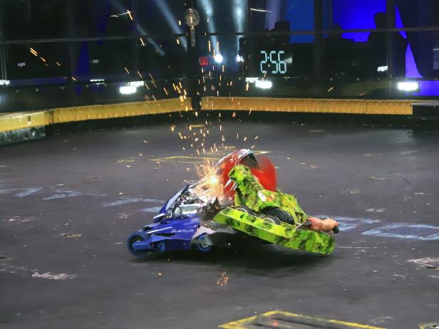 Battle Bots Returns With More Bot Fighting Fun Than Ever Before | Discovery