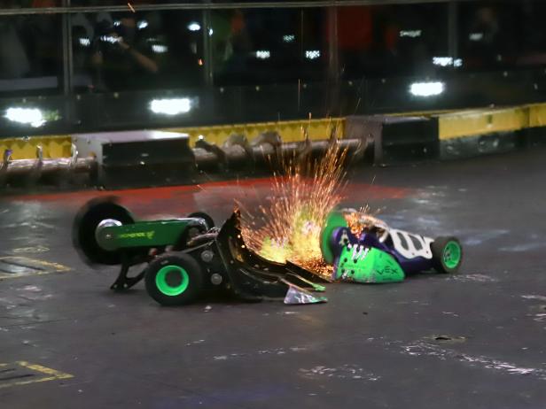 Battle Bots Returns With More Bot Fighting Fun Than Ever Before | Discovery
